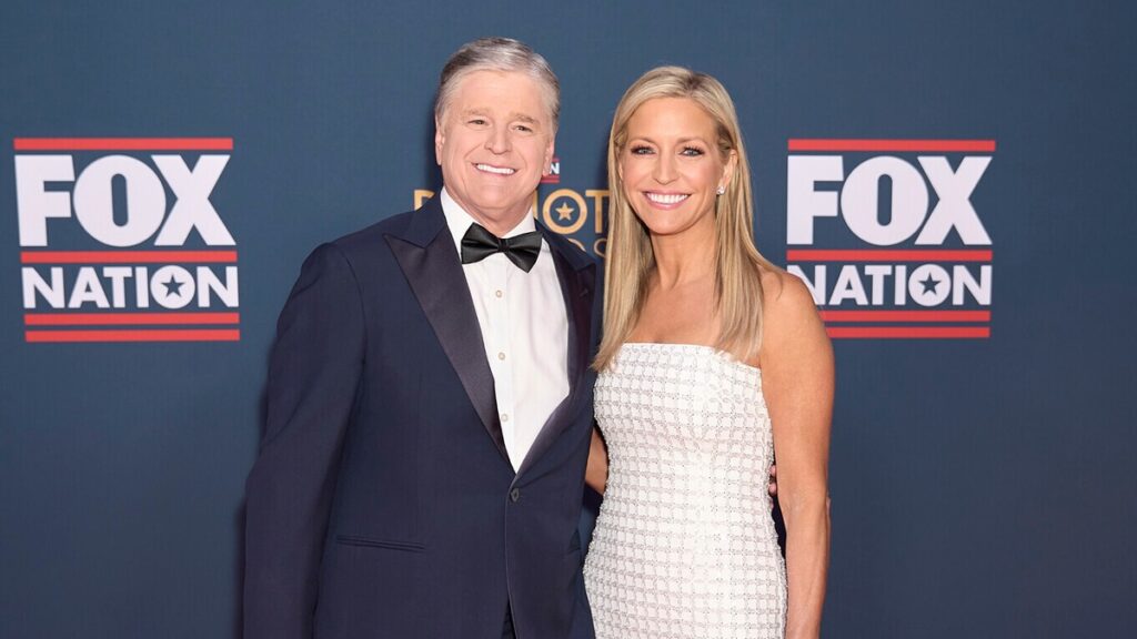Ainsley Earhardt breaks silence after divorce – sharing words that ...